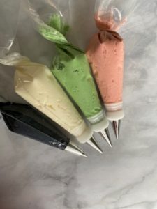 How to Decorate Book Club Cookies with Buttercream Icing