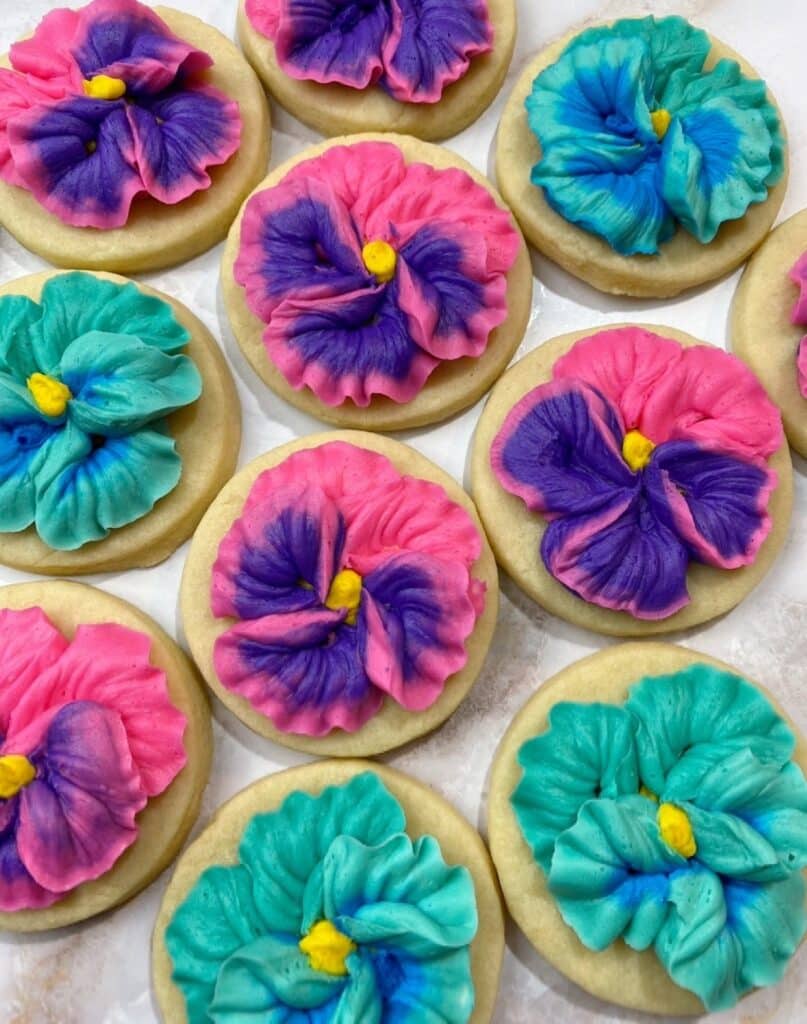 Everything You Need to Know About Rolled Buttercream for Cookies ...