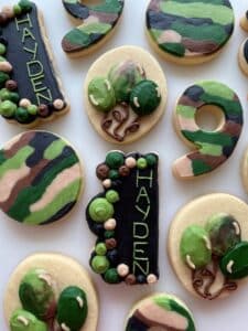 Camo Buttercream - How to Easily Decorate Camo Cookies with Buttercream